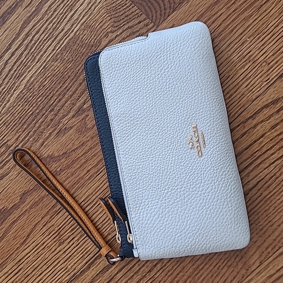 Coach | Bags | Coach Double Wristlet Wallet Large Pebble Leather ...